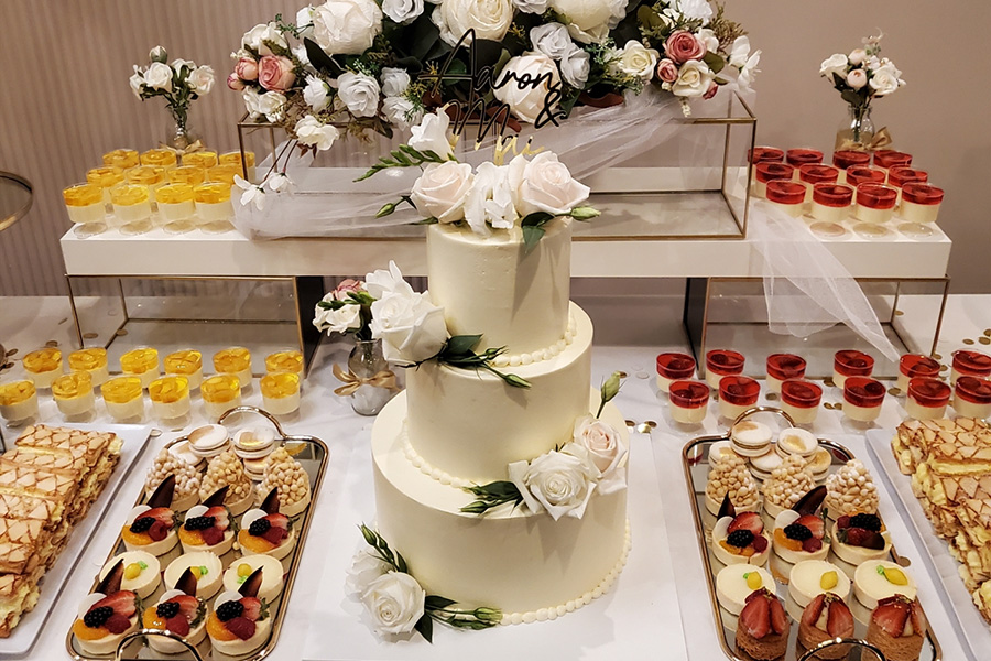 Wedding Cake Inspiration | In the Booth Photo Booth Blog